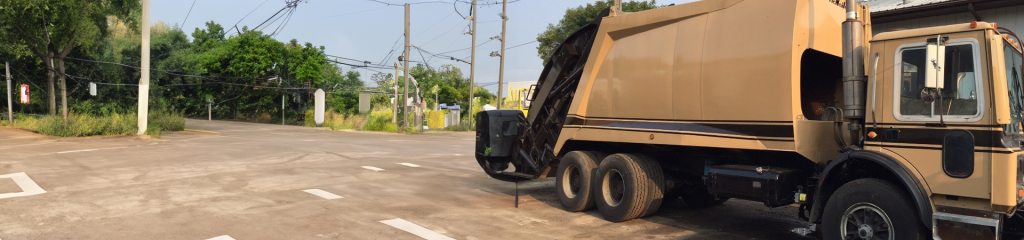 Watts Trucking - Trash disposal service in the Midwest.